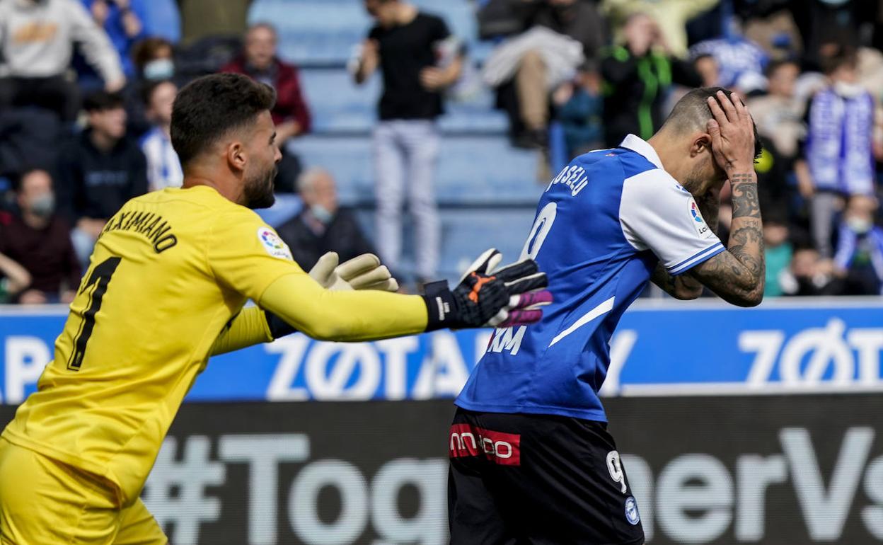 Joselu falla su primer penalti de la temporada | El Correo Joselu falla su primer penalti de la temporada | El Correo